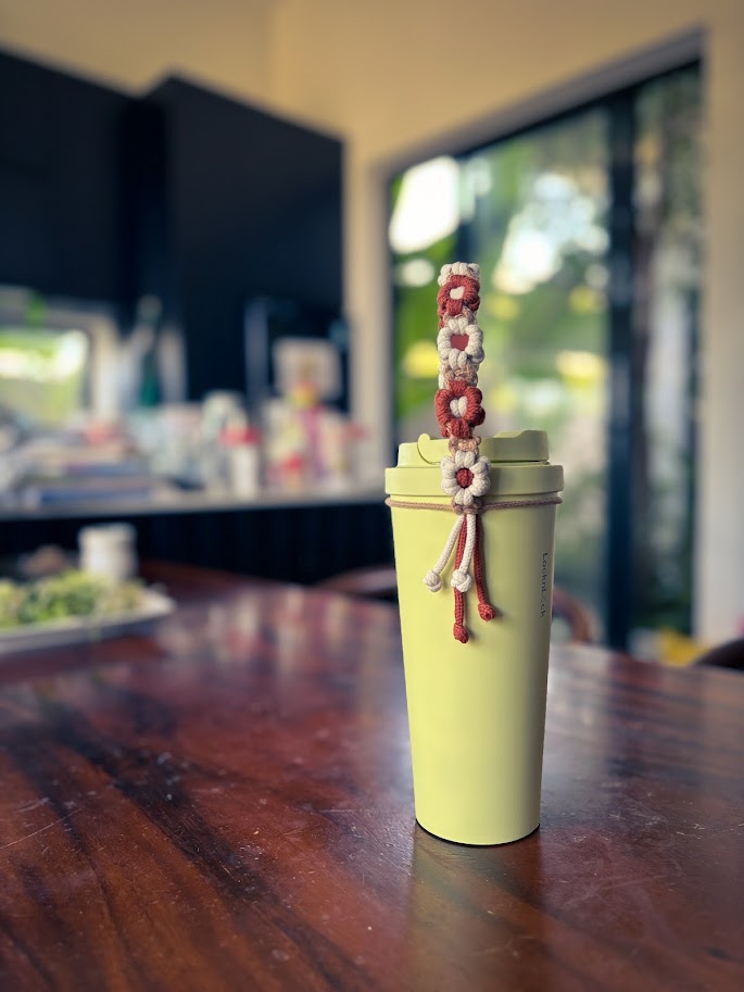 Handmade Macramé Cup & Bottle Strap with Daisy Knot Accents - Macrya