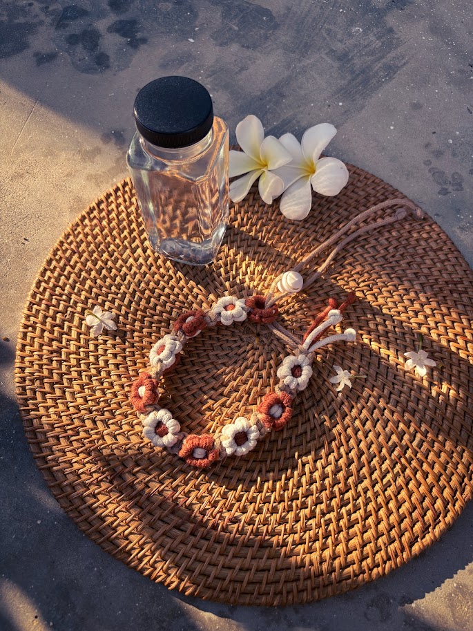 Handmade Macramé Cup & Bottle Strap with Daisy Knot Accents - Macrya